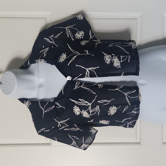 Petite Sophisticate | Tops | Vintage Semisheer Floral Crop Top With ...